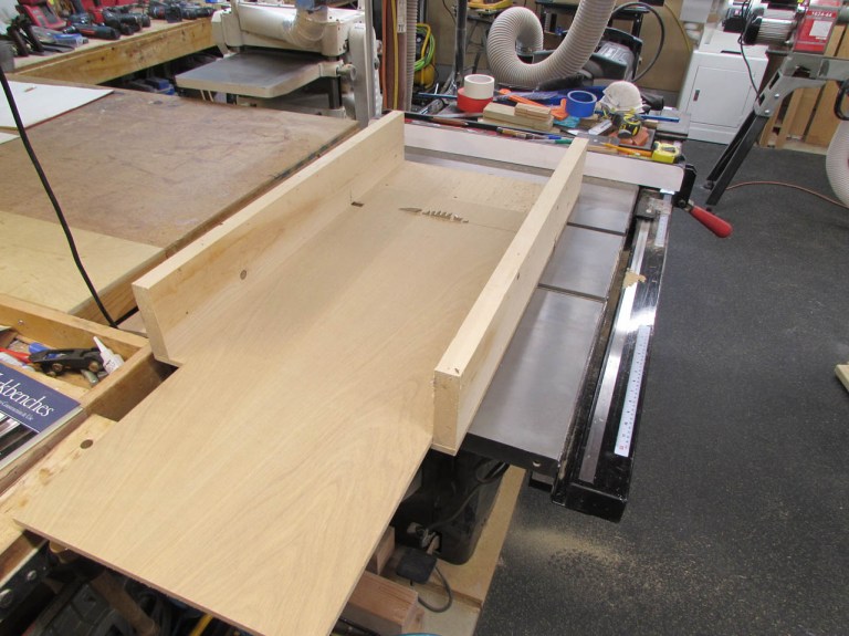 Screw gun storage/charging station | Midnight Woodworking