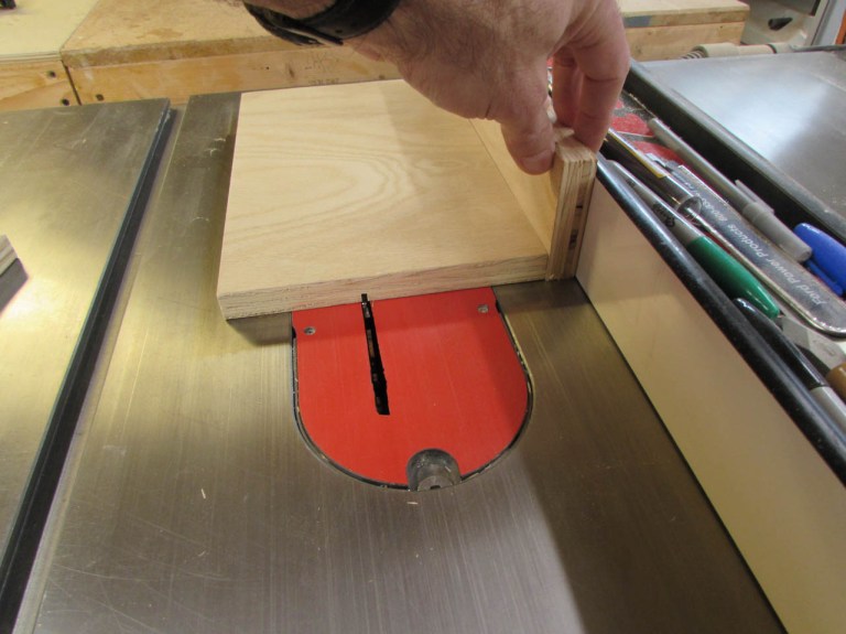 Screw gun storage/charging station | Midnight Woodworking